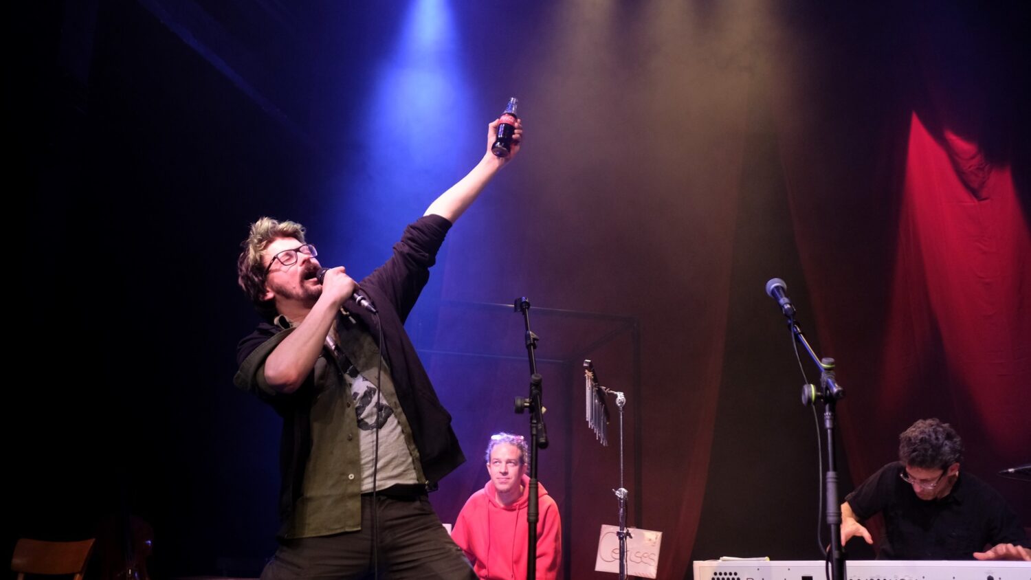 SOIRÉE POINGS LEVÉS #1 – RIRE, SUBVERSION & SATIRE | L’Ancre